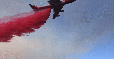 747 Tanker Aircraft Drops Fire Retardant Over Chico, California ...